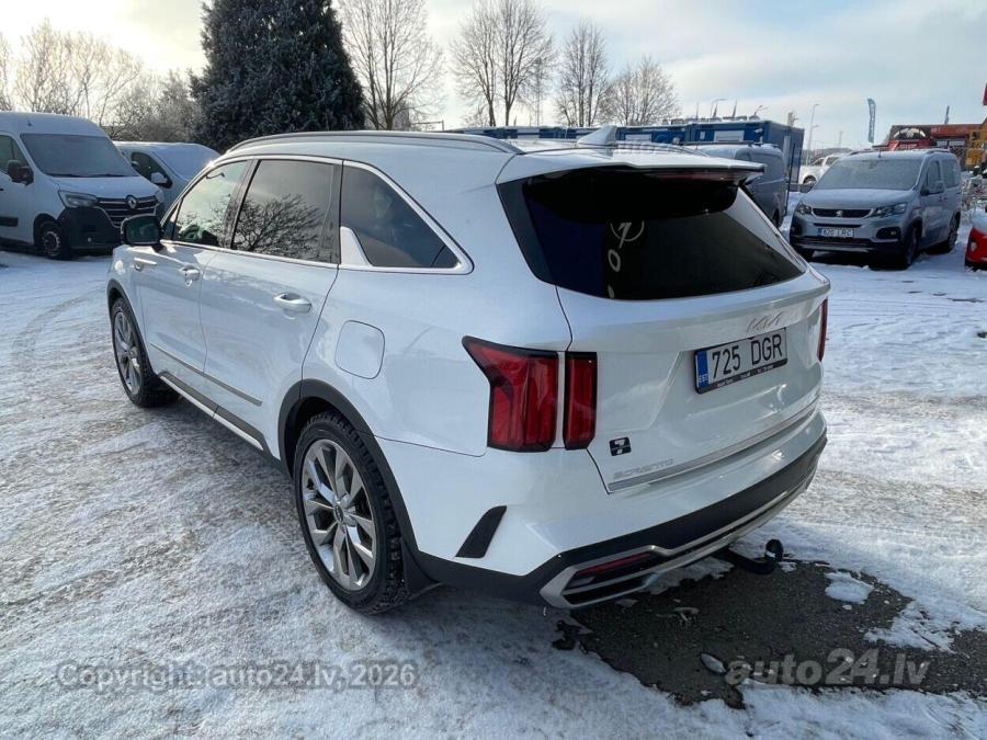 Balts Kia Sorento 2023 Tartu, ar dzinēja tilpumu 2.20 L un nobraukumu 59 tūkst. km par 44990 €, foto 4 vietnē AUTOMOTO.COM.LV
