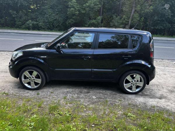 Melns Kia Soul 2011 Viļņa, ar dzinēja tilpumu 1.59 L un nobraukumu 226 tūkst. km par 2450 €, foto 3 vietnē AUTOMOTO.COM.LV