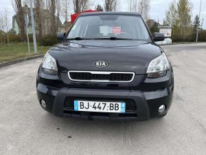 Black Kia Soul 2011 in Taurage, with an engine capacity of 1.58 L and mileage of 176 thousand km for 2700 €, photo 3 on AUTOMOTO.COM.LV