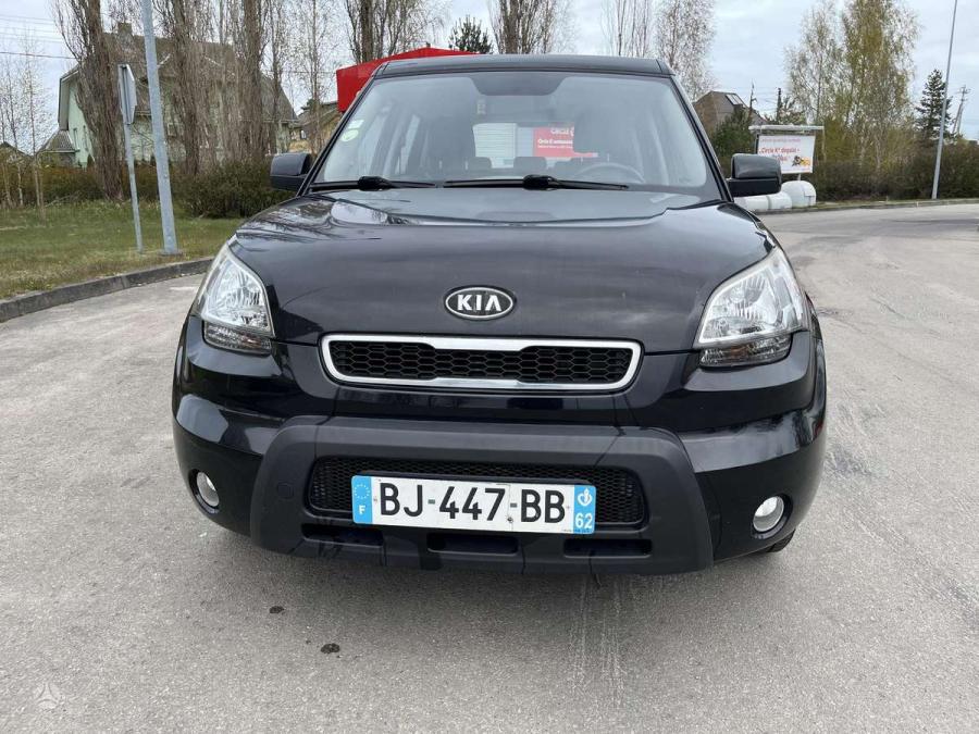 Black Kia Soul 2011 in Taurage, with an engine capacity of 1.58 L and mileage of 176 thousand km for 2700 €, photo 3 on AUTOMOTO.COM.LV