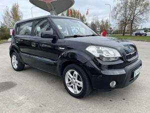 Black Kia Soul 2011 in Taurage, with an engine capacity of 1.58 L and mileage of 176 thousand km for 2700 €, photo 4 on AUTOMOTO.COM.LV