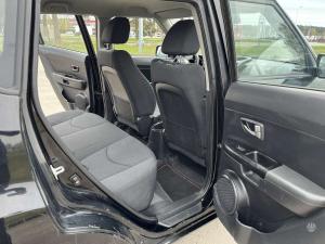 Black Kia Soul 2011 in Taurage, with an engine capacity of 1.58 L and mileage of 176 thousand km for 2700 €, photo 9 on AUTOMOTO.COM.LV