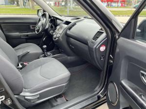 Black Kia Soul 2011 in Taurage, with an engine capacity of 1.58 L and mileage of 176 thousand km for 2700 €, photo 10 on AUTOMOTO.COM.LV