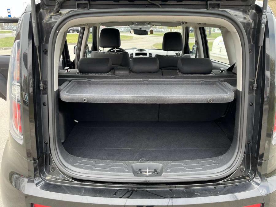Black Kia Soul 2011 in Taurage, with an engine capacity of 1.58 L and mileage of 176 thousand km for 2700 €, photo 11 on AUTOMOTO.COM.LV