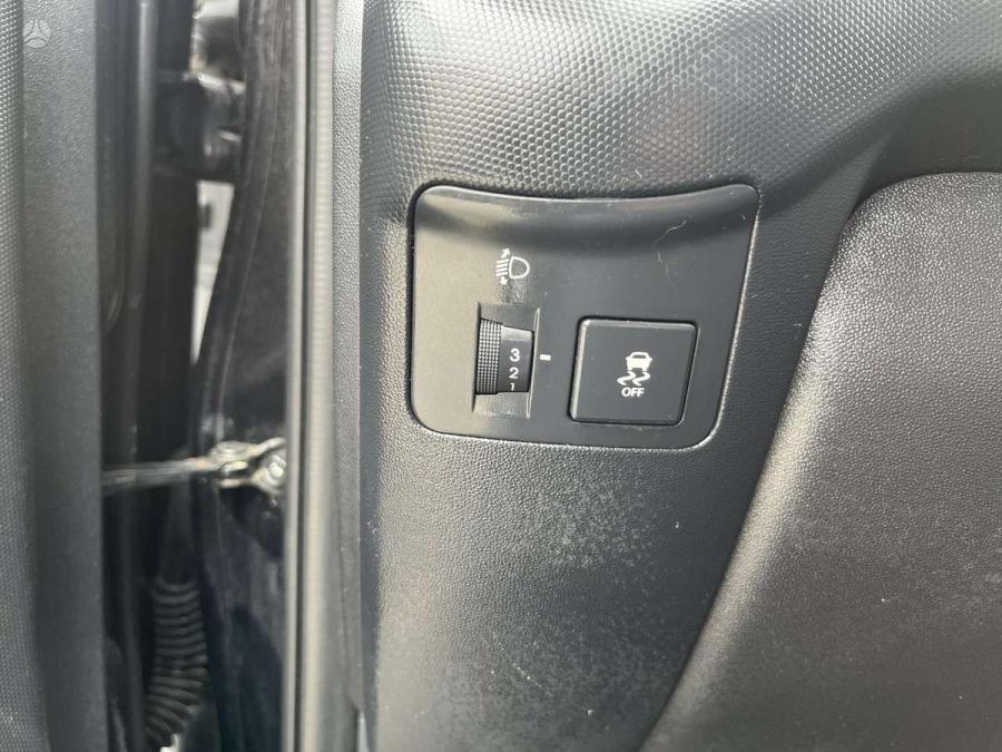 Black Kia Soul 2011 in Taurage, with an engine capacity of 1.58 L and mileage of 176 thousand km for 2700 €, photo 22 on AUTOMOTO.COM.LV