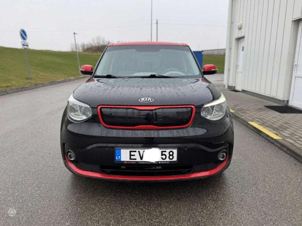 Black Kia Soul 2015 in Utena, with an engine capacity of 0.00 L and mileage of 105 thousand km for 3650 €, photo 6 on AUTOMOTO.COM.LV