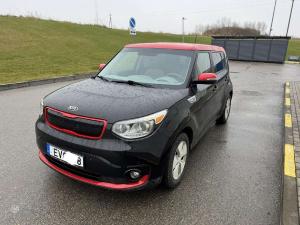 Black Kia Soul 2015 in Utena, with an engine capacity of 0.00 L and mileage of 105 thousand km for 3250 €, photo 4 on AUTOMOTO.COM.LV