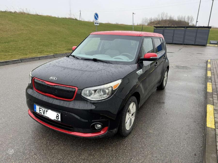Black Kia Soul 2015 in Utena, with an engine capacity of 0.00 L and mileage of 105 thousand km for 3250 €, photo 4 on AUTOMOTO.COM.LV