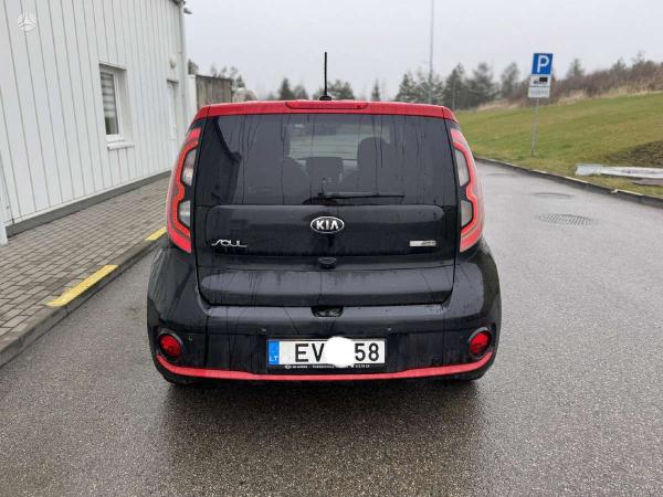 Melns Kia Soul 2015 Utena, ar dzinēja tilpumu 0.00 L un nobraukumu 105 tūkst. km par 3250 €, foto 6 vietnē AUTOMOTO.COM.LV