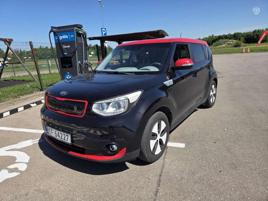 Melns Kia Soul 2015 Marijampole, ar dzinēja tilpumu 0.00 L un nobraukumu 118 tūkst. km par 3950 €, foto 1 vietnē AUTOMOTO.COM.LV
