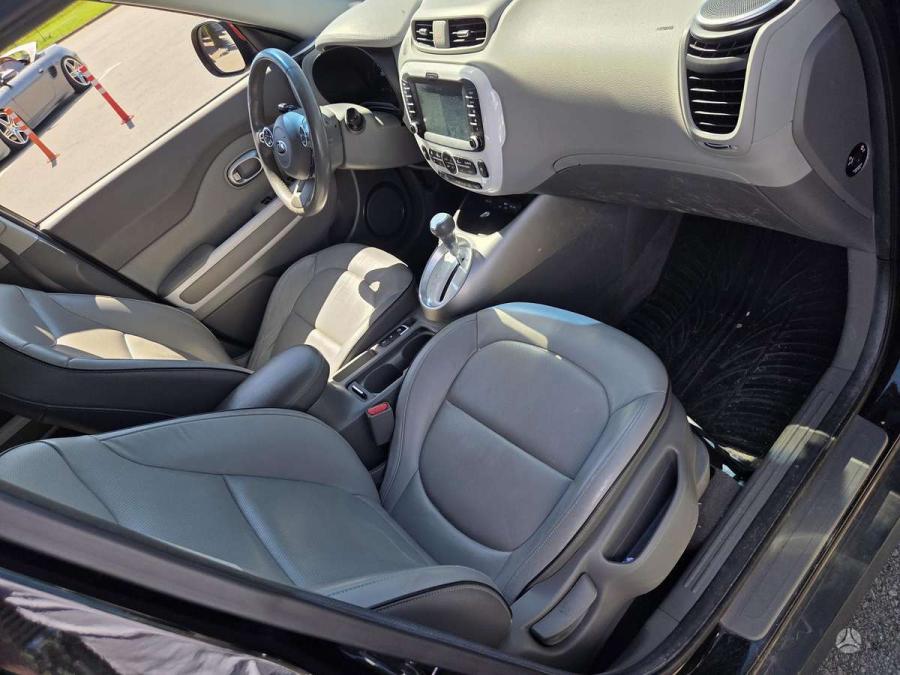 Melns Kia Soul 2015 Marijampole, ar dzinēja tilpumu 0.00 L un nobraukumu 118 tūkst. km par 3950 €, foto 12 vietnē AUTOMOTO.COM.LV