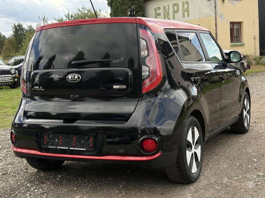 Черный Киа Soul 2016 в Укмерге, объемом двигателя 0.00 л и пробегом 65 тыс. км за 2800 €, фото 9 на AUTOMOTO.COM.LV