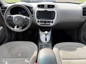Черный Киа Soul 2016 в Укмерге, объемом двигателя 0.00 л и пробегом 65 тыс. км за 2800 €, фото 10 на AUTOMOTO.COM.LV