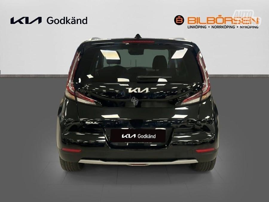 Black Kia Soul 2023 in Kaunas, with an engine capacity of 0.00 L and mileage of 39 thousand km for 29307 €, photo 5 on AUTOMOTO.COM.LV