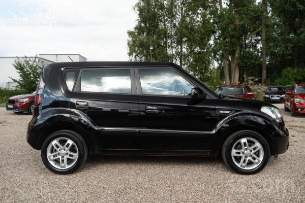 Melns Kia Soul 2011 Liepāja, ar dzinēja tilpumu 1.60 L un nobraukumu 177 tūkst. km par 3450 €, foto 4 vietnē AUTOMOTO.COM.LV