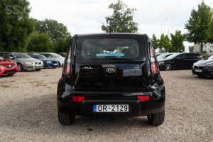 Melns Kia Soul 2011 Liepāja, ar dzinēja tilpumu 1.60 L un nobraukumu 177 tūkst. km par 3450 €, foto 6 vietnē AUTOMOTO.COM.LV