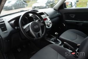Melns Kia Soul 2011 Liepāja, ar dzinēja tilpumu 1.60 L un nobraukumu 177 tūkst. km par 3450 €, foto 13 vietnē AUTOMOTO.COM.LV