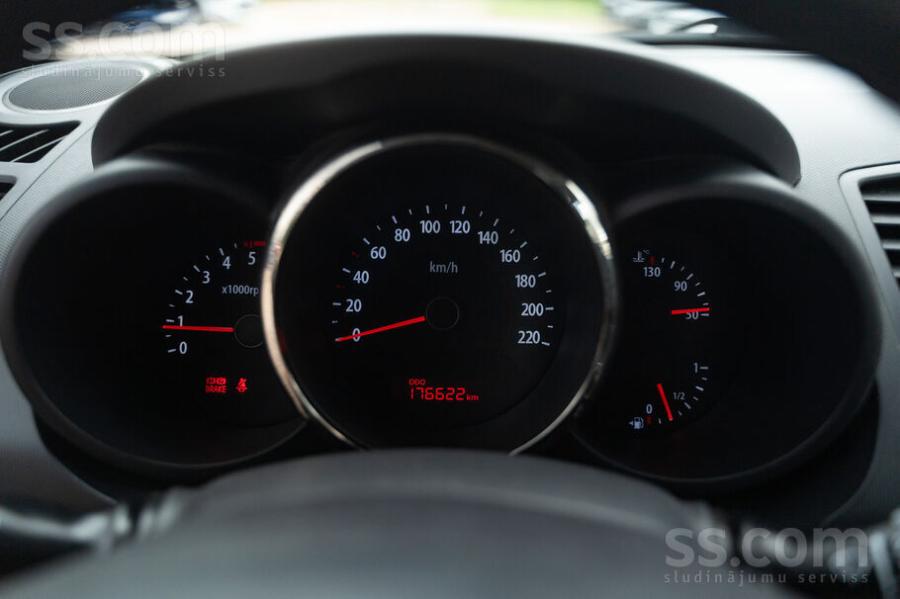 Melns Kia Soul 2011 Liepāja, ar dzinēja tilpumu 1.60 L un nobraukumu 177 tūkst. km par 3450 €, foto 14 vietnē AUTOMOTO.COM.LV