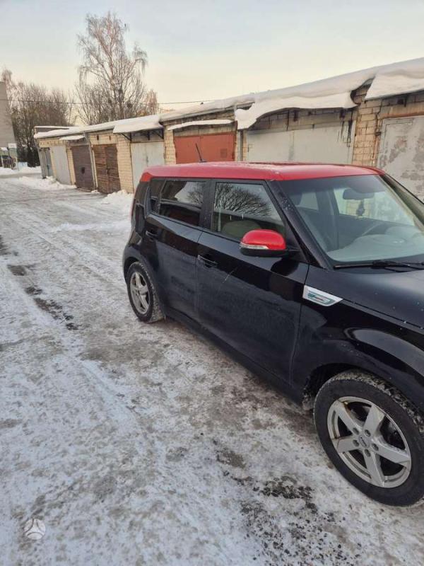 Melns Kia Soul 2015 Kauņa, ar dzinēja tilpumu 0.00 L un nobraukumu 103 tūkst. km par 3000 €, foto 2 vietnē AUTOMOTO.COM.LV