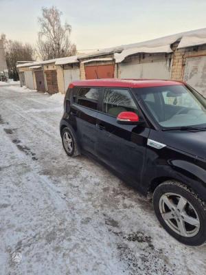 Black Kia Soul 2015 in Kaunas, with an engine capacity of 0.00 L and mileage of 103 thousand km for 3000 €, photo 2 on AUTOMOTO.COM.LV