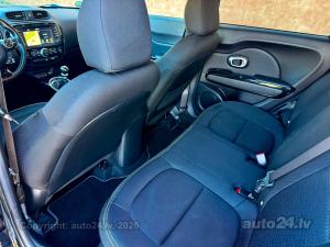 Melns Kia Soul 2015 Tallina, ar dzinēja tilpumu 1.60 L un nobraukumu 189 tūkst. km par 8999 €, foto 16 vietnē AUTOMOTO.COM.LV