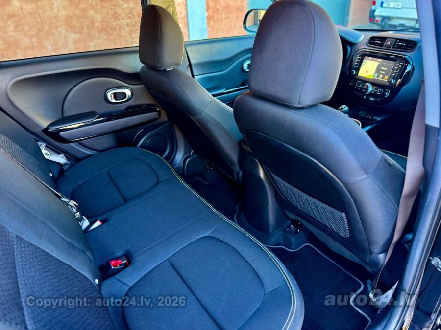 Melns Kia Soul 2015 Tallina, ar dzinēja tilpumu 1.60 L un nobraukumu 189 tūkst. km par 8999 €, foto 18 vietnē AUTOMOTO.COM.LV