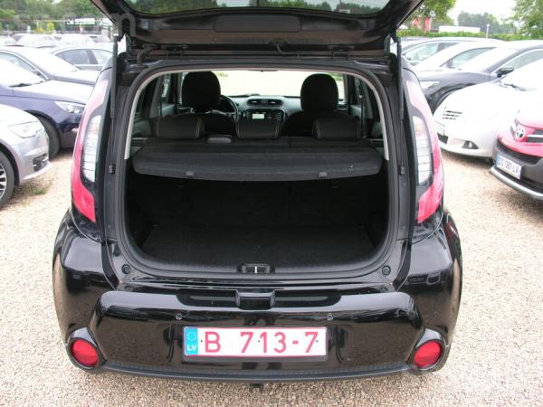 Black Kia Soul 2015 in Riga, with an engine capacity of 1.60 L and mileage of 187 thousand km for 6950 €, photo 5 on AUTOMOTO.COM.LV