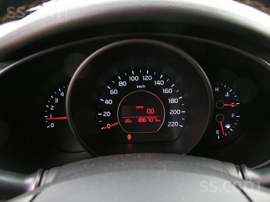 Melns Kia Soul 2015 Rīga, ar dzinēja tilpumu 1.60 L un nobraukumu 187 tūkst. km par 6950 €, foto 14 vietnē AUTOMOTO.COM.LV