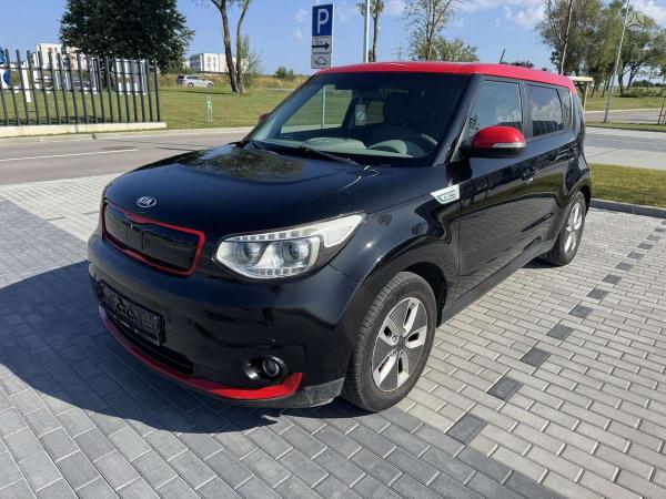Black Kia Soul 2015 in Klaipeda, with an engine capacity of 0.00 L and mileage of 242 thousand km for 5800 €, photo 1 on AUTOMOTO.COM.LV