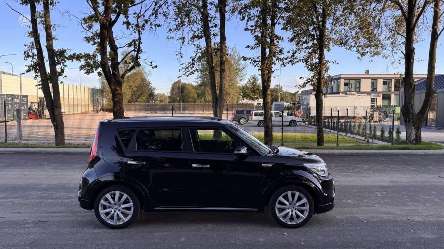 Melns Kia Soul 2015 Kauņa, ar dzinēja tilpumu 1.60 L un nobraukumu 150 tūkst. km par 9700 €, foto 1 vietnē AUTOMOTO.COM.LV
