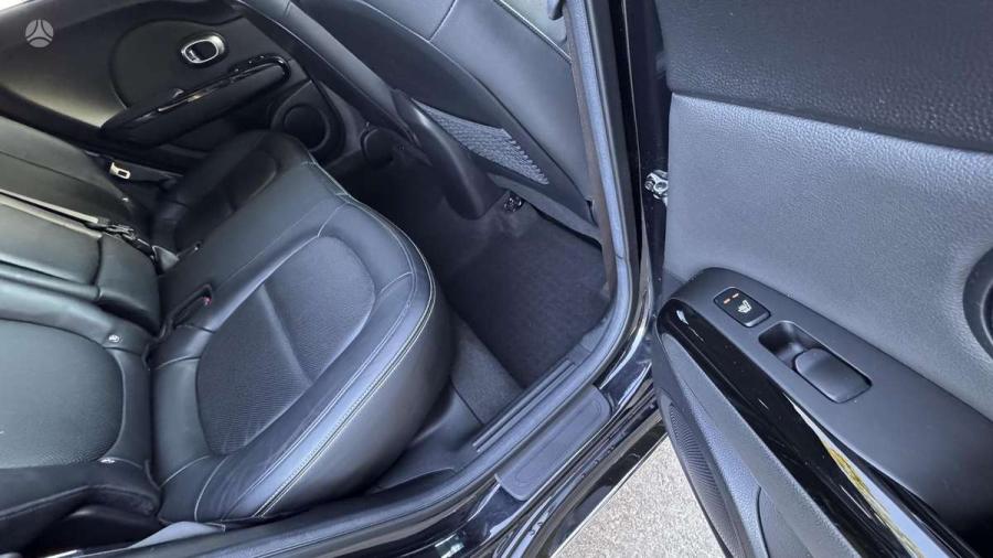 Melns Kia Soul 2015 Kauņa, ar dzinēja tilpumu 1.60 L un nobraukumu 150 tūkst. km par 9700 €, foto 25 vietnē AUTOMOTO.COM.LV