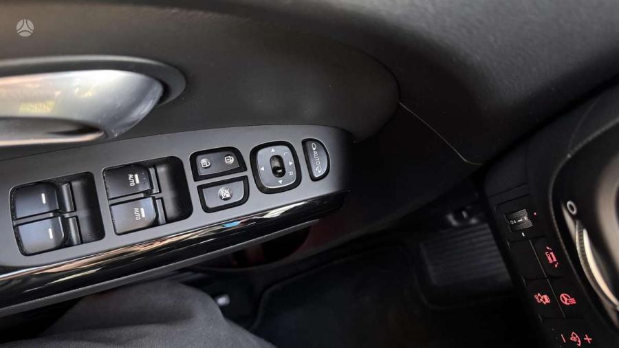 Melns Kia Soul 2015 Kauņa, ar dzinēja tilpumu 1.60 L un nobraukumu 150 tūkst. km par 9700 €, foto 32 vietnē AUTOMOTO.COM.LV