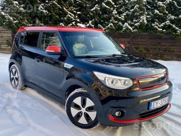 Black Kia Soul 2016 in Riga, with an engine capacity of 1.60 L and mileage of 110 thousand km for 8450 €, photo 3 on AUTOMOTO.COM.LV