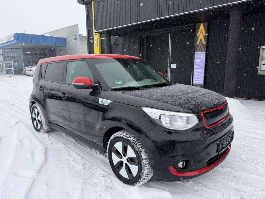Black Kia Soul 2016 in Siauliai, with an engine capacity of 0.00 L and mileage of 171 thousand km for 4700 €, photo 1 on AUTOMOTO.COM.LV