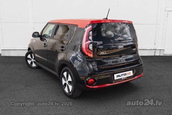 Black Kia Soul 2017 in Tallinn, with an engine capacity of 0.00 L and mileage of 55 thousand km for 9999 €, photo 6 on AUTOMOTO.COM.LV
