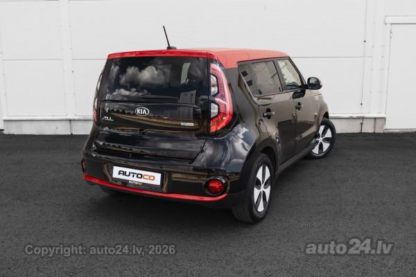 Black Kia Soul 2017 in Tallinn, with an engine capacity of 0.00 L and mileage of 55 thousand km for 9999 €, photo 8 on AUTOMOTO.COM.LV