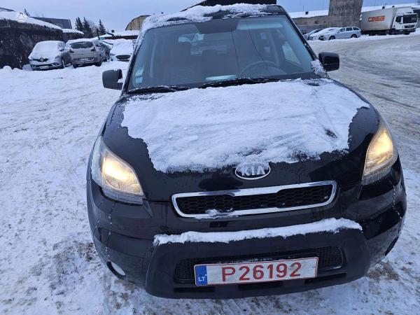 Black Kia Soul 2010 in Taurage, with an engine capacity of 1.60 L and mileage of 207 thousand km for 2300 €, photo 3 on AUTOMOTO.COM.LV
