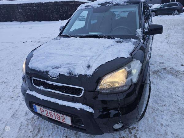 Black Kia Soul 2010 in Taurage, with an engine capacity of 1.60 L and mileage of 207 thousand km for 2300 €, photo 4 on AUTOMOTO.COM.LV