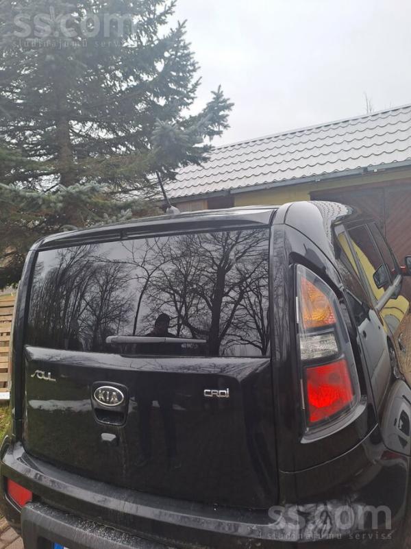 Melns Kia Soul 2010 Rīga, ar dzinēja tilpumu 1.60 L un nobraukumu 215 tūkst. km par 3400 €, foto 2 vietnē AUTOMOTO.COM.LV