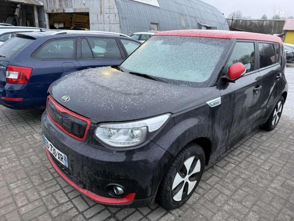 Melns Kia Soul 2016 Kauņa, ar dzinēja tilpumu 0.00 L un nobraukumu 72 tūkst. km par 3900 €, foto 1 vietnē AUTOMOTO.COM.LV