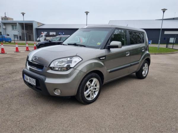 Brown Kia Soul 2009 in Riga, with an engine capacity of 1.60 L and mileage of 212 thousand km for 3990 €, photo 1 on AUTOMOTO.COM.LV