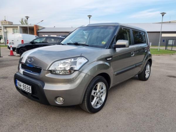 Brown Kia Soul 2009 in Riga, with an engine capacity of 1.60 L and mileage of 212 thousand km for 3990 €, photo 2 on AUTOMOTO.COM.LV