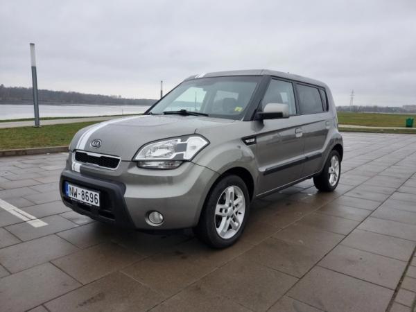 Brown Kia Soul 2009 in Riga, with an engine capacity of 1.60 L and mileage of 212 thousand km for 3990 €, photo 4 on AUTOMOTO.COM.LV