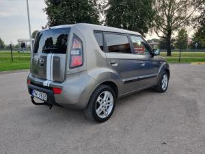 Brown Kia Soul 2009 in Riga, with an engine capacity of 1.60 L and mileage of 212 thousand km for 3990 €, photo 6 on AUTOMOTO.COM.LV