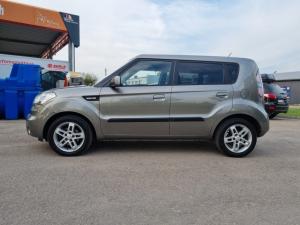 Brown Kia Soul 2009 in Riga, with an engine capacity of 1.60 L and mileage of 212 thousand km for 3990 €, photo 18 on AUTOMOTO.COM.LV