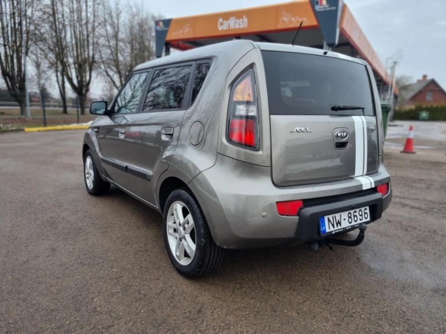 Brown Kia Soul 2009 in Riga, with an engine capacity of 1.60 L and mileage of 212 thousand km for 3990 €, photo 29 on AUTOMOTO.COM.LV