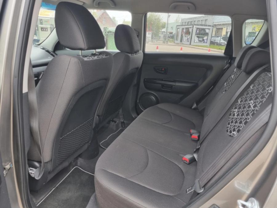 Brown Kia Soul 2009 in Riga, with an engine capacity of 1.60 L and mileage of 212 thousand km for 3990 €, photo 31 on AUTOMOTO.COM.LV