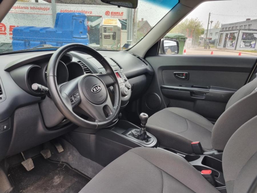 Brown Kia Soul 2009 in Riga, with an engine capacity of 1.60 L and mileage of 212 thousand km for 3990 €, photo 38 on AUTOMOTO.COM.LV