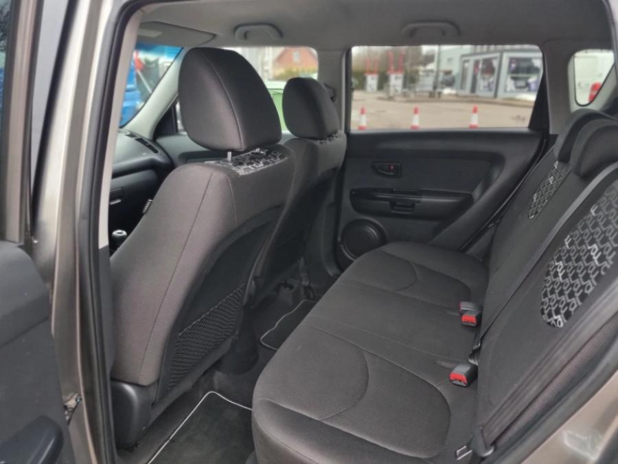 Brown Kia Soul 2009 in Riga, with an engine capacity of 1.60 L and mileage of 212 thousand km for 3990 €, photo 49 on AUTOMOTO.COM.LV