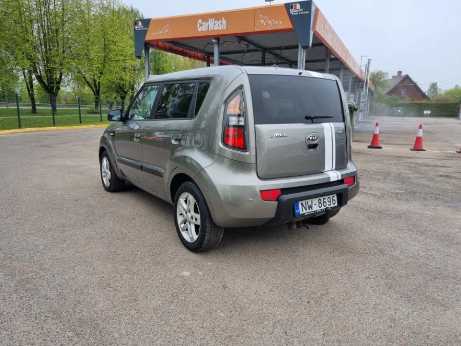 Brown Kia Soul 2009 in Riga, with an engine capacity of 1.60 L and mileage of 212 thousand km for 3990 €, photo 63 on AUTOMOTO.COM.LV